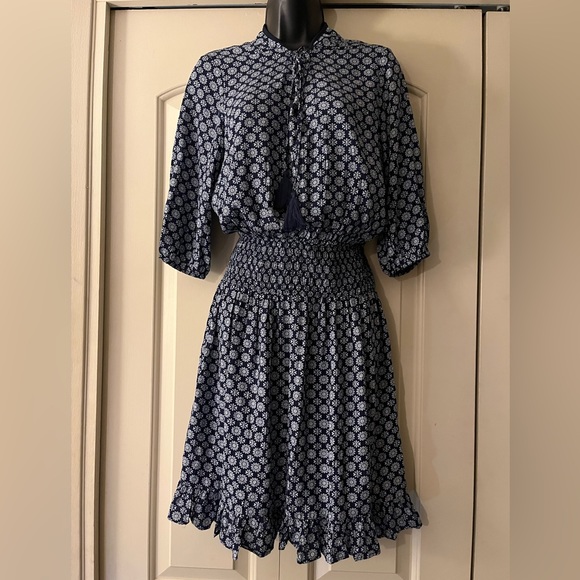 Mazik | Dresses | By Mazik Incredibly Flattering 0 Rayon White Navy ...